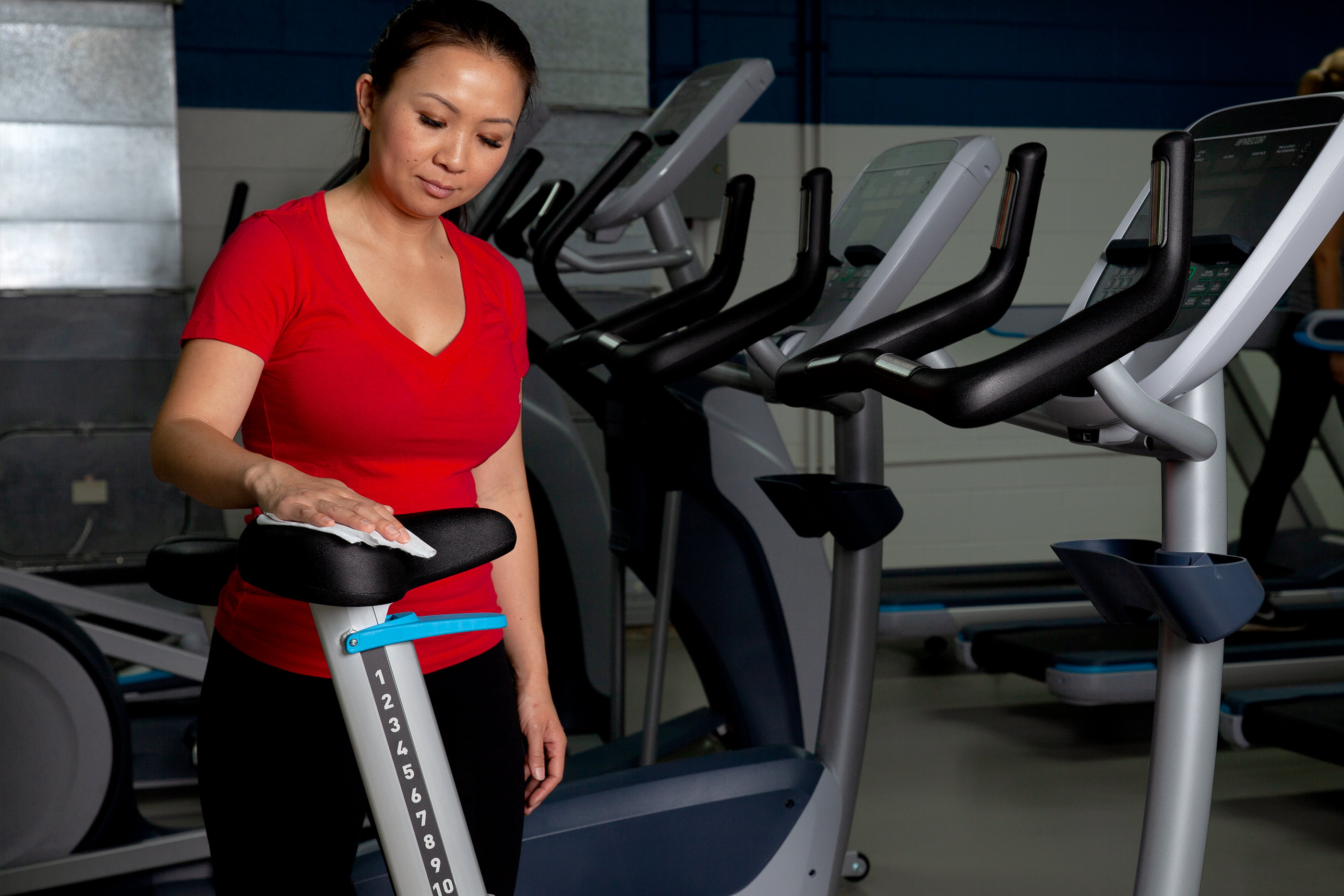 Athletix™ Equipment Cleaner Wipes | For gyms | Contec Pro