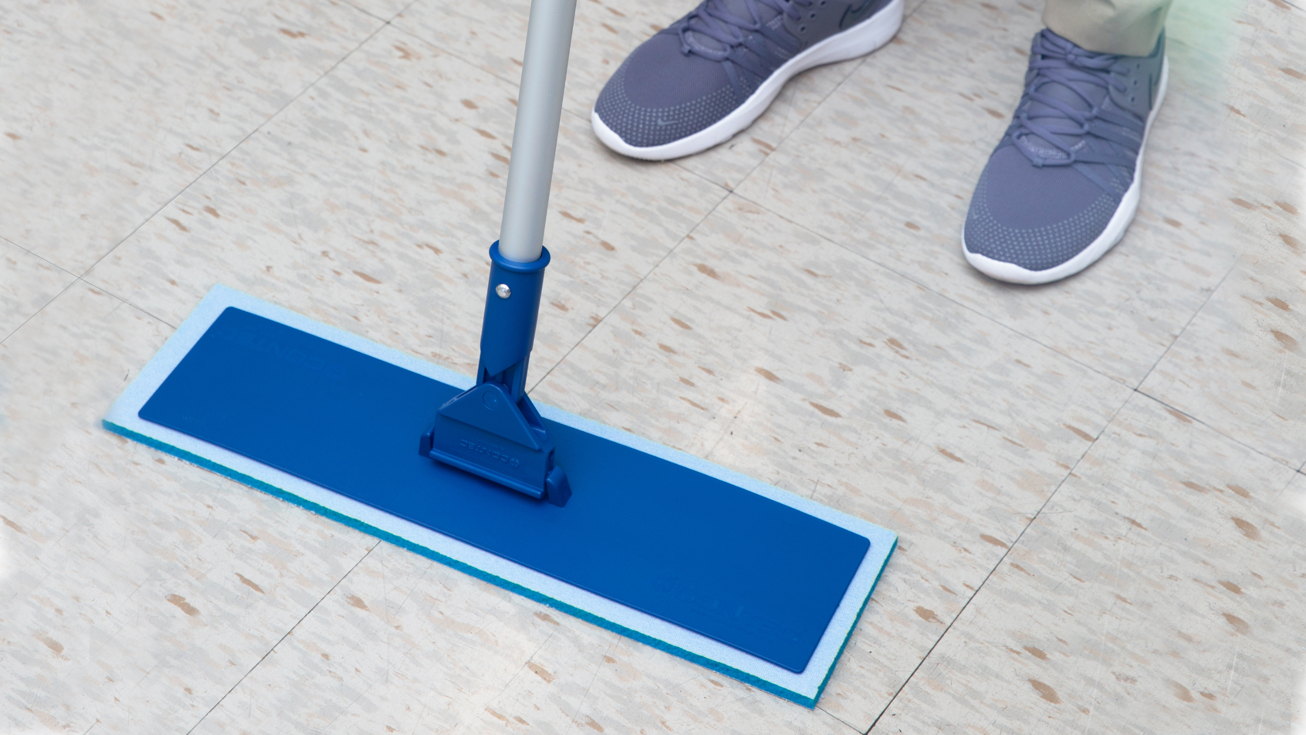 High Res-Mop™ with Premira® Microfiber | Wall washer | Contec Pro
